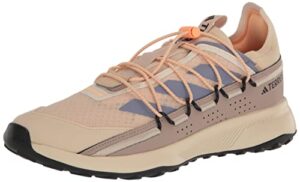 adidas women's terrex voyager 21 sneaker, sand strata/silver violet/acid orange, 8