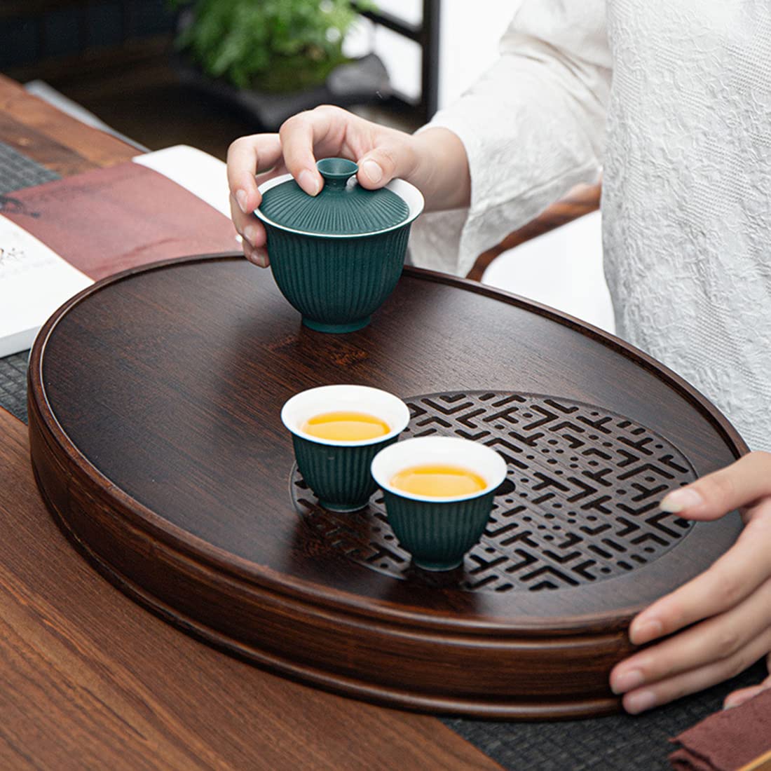 Oval Chinese Kungfu Bamboo Tea Tray Table Box with Water Storage for Gongfu Tea Set (Large)