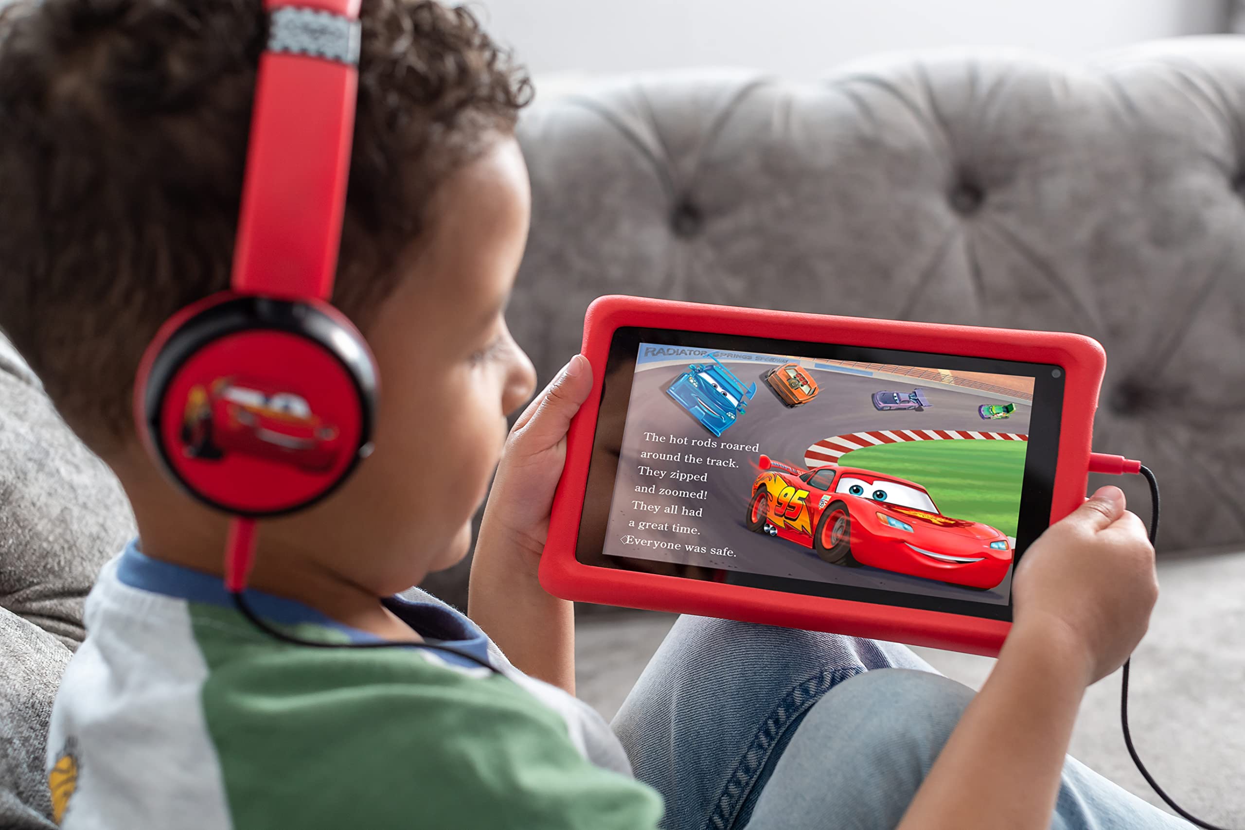 Pebble Gear Disney Pixar Cars Bundle - 7 Inch Children's Tablet with Bumper & Headphones, Parental Control, Blue Light Filter, 500+ Games, Apps, E-Books, 85 dB Volume Limiter