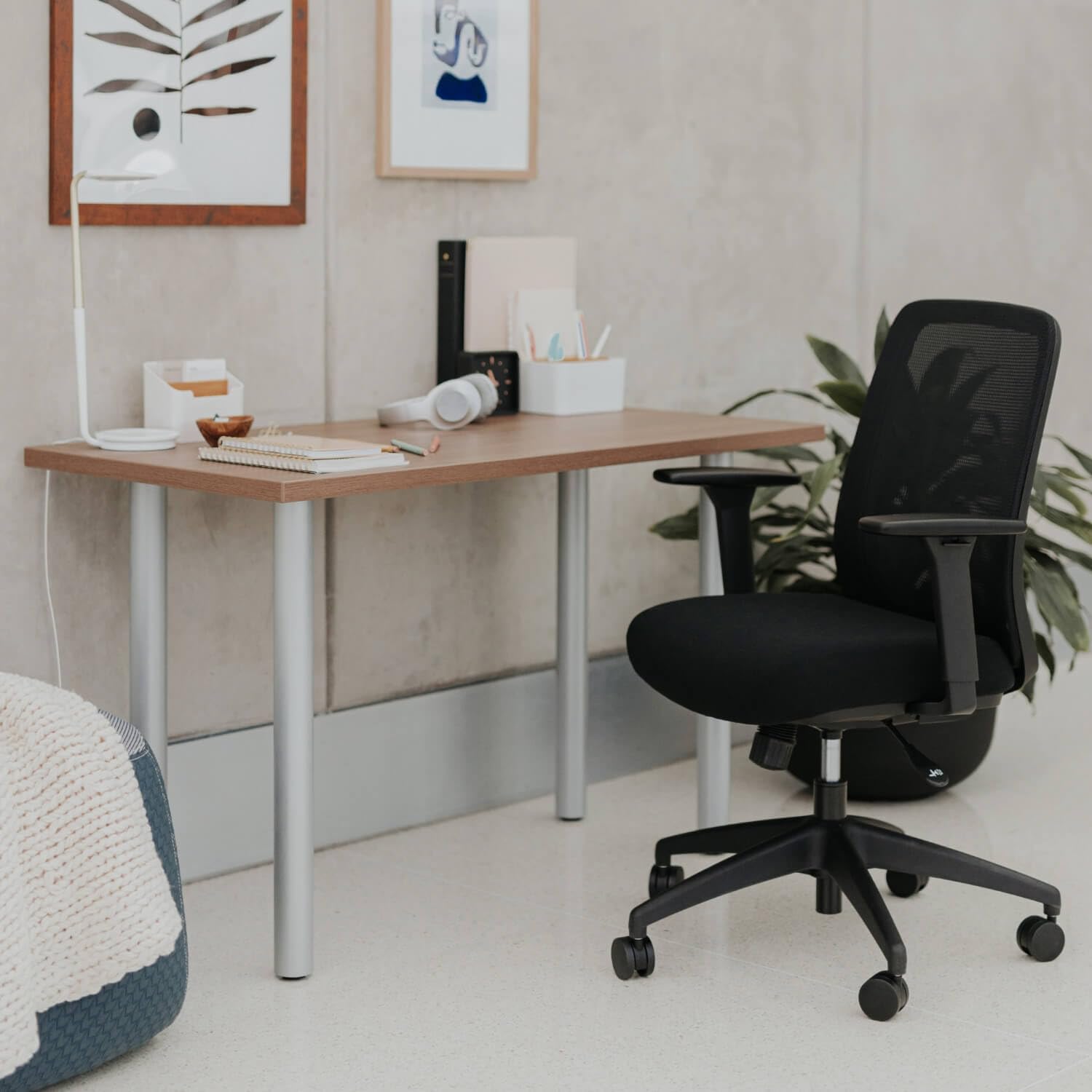 Haworth Assure Office Chair-Stylish Desk Chair with Breathable Mesh Finish - Without Lumbar Support