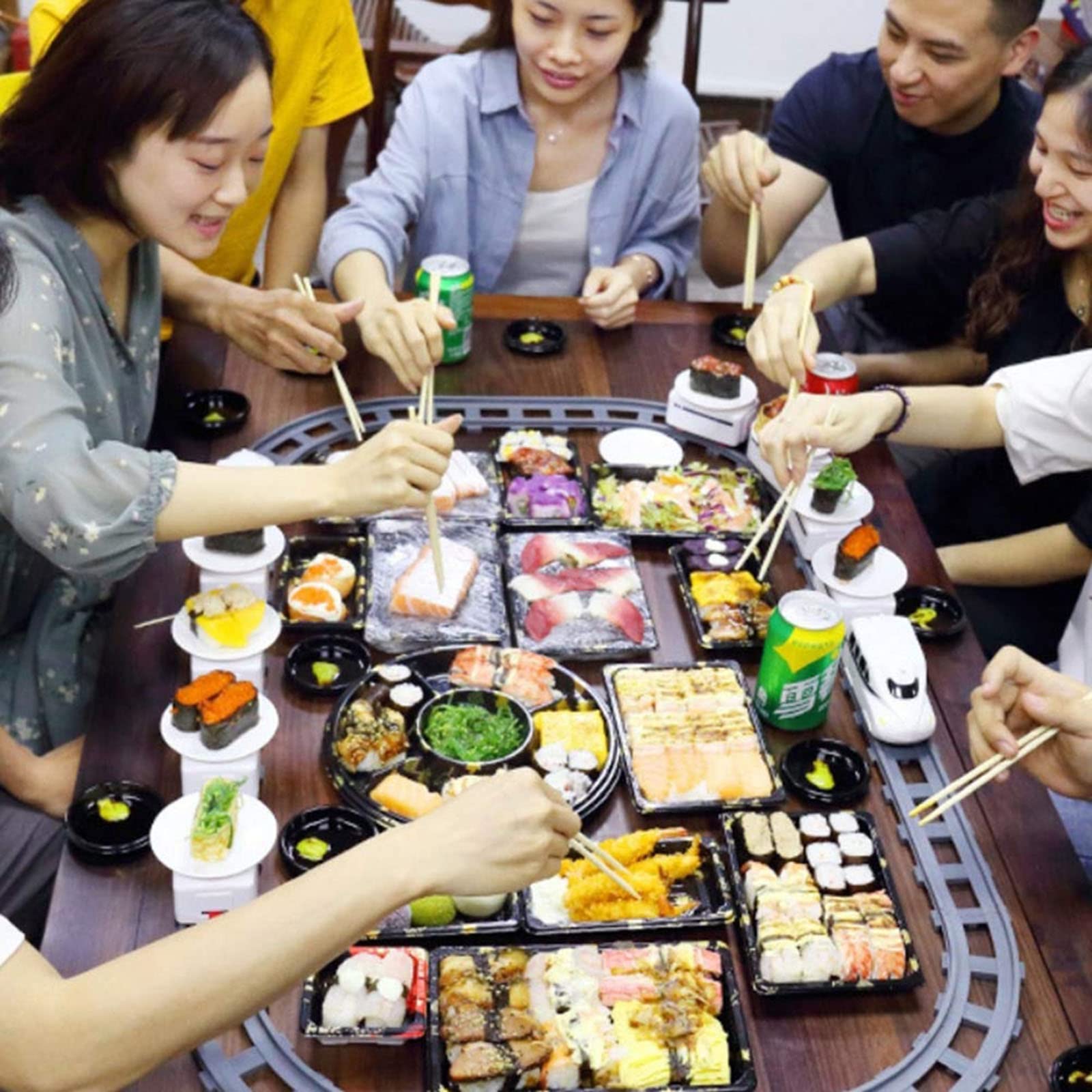 Maki Izumi Sushi Train, Five Cars Rotating, Track Length 273cm, Battery Powered. (Note: No Battery)