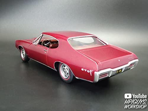 AMT 1968 Pontiac GTO Hardtop Craftsman Plus 1:25 Scale Model Kit