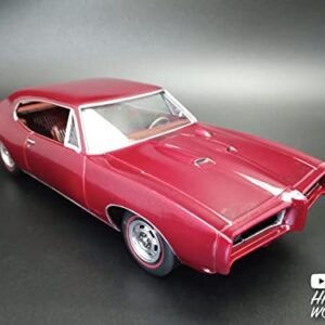 AMT 1968 Pontiac GTO Hardtop Craftsman Plus 1:25 Scale Model Kit