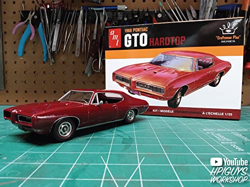 AMT 1968 Pontiac GTO Hardtop Craftsman Plus 1:25 Scale Model Kit