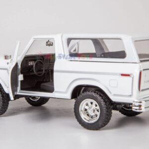 1978 Ford Bronco 1:24 Diecast Model Car White SUV SUT Truck Motormax All Star Toys Exclusive 79371