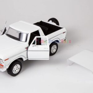 1978 Ford Bronco 1:24 Diecast Model Car White SUV SUT Truck Motormax All Star Toys Exclusive 79371