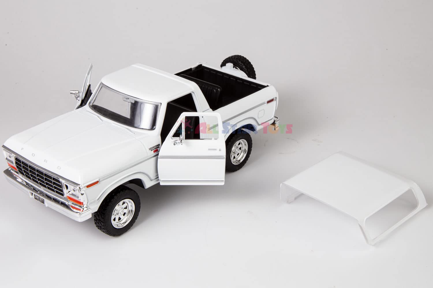 1978 Ford Bronco 1:24 Diecast Model Car White SUV SUT Truck Motormax All Star Toys Exclusive 79371