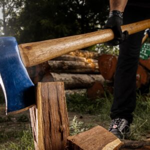 Estwing 8 Pound Wood Splitting Maul Tool with 36 Inch Hickory Wooden Handle, Steel Blade, and Superior Shock Absorption for Effortless Wood Splitting