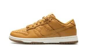 nike womens wmns dunk low dx3374 700 quilted wheat - size 5w