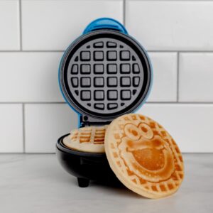 Uncanny Brands Cookie Monster Mini Waffle Maker - Sesame Street Kitchen Appliance