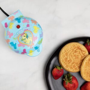 uncanny brands my little pony mini waffle maker - kitchen appliance