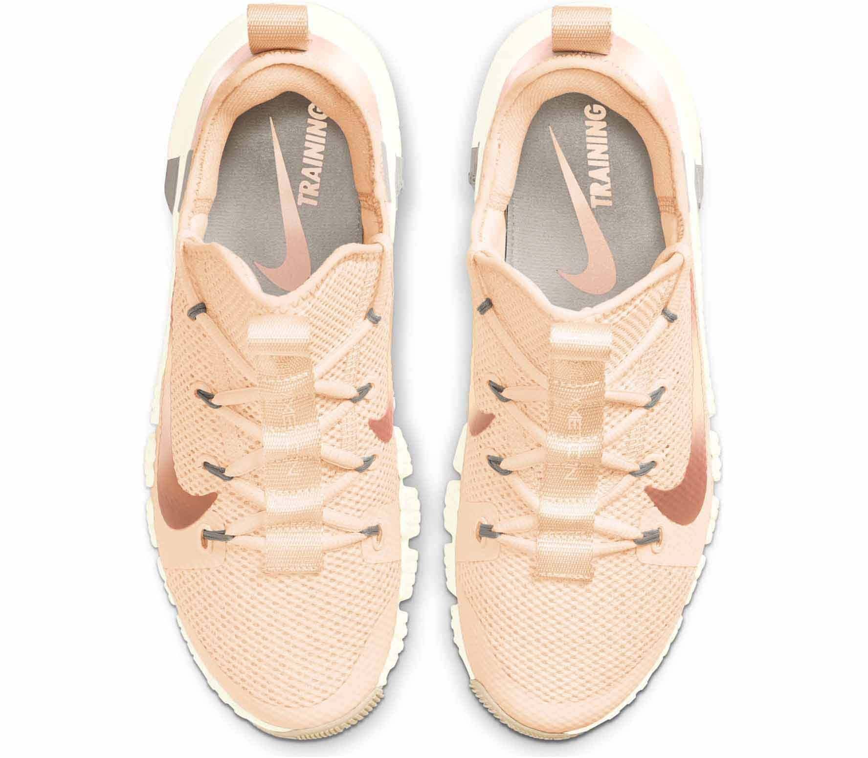 Nike Women's Running Free Metcon 3 Shoes Guava Ice/Metallic Red Bronze (us_Footwear_Size_System, Adult, Women, Numeric, Medium, Numeric_11)