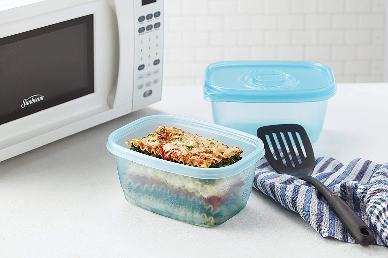 Gladware Freezerware Food Storage Containers Bundle | Includes 4 Small Rectangle Containers and 2 Large Rectangle Containers for Food Storage | Plastic Food Container, Plastic Containers with Lids