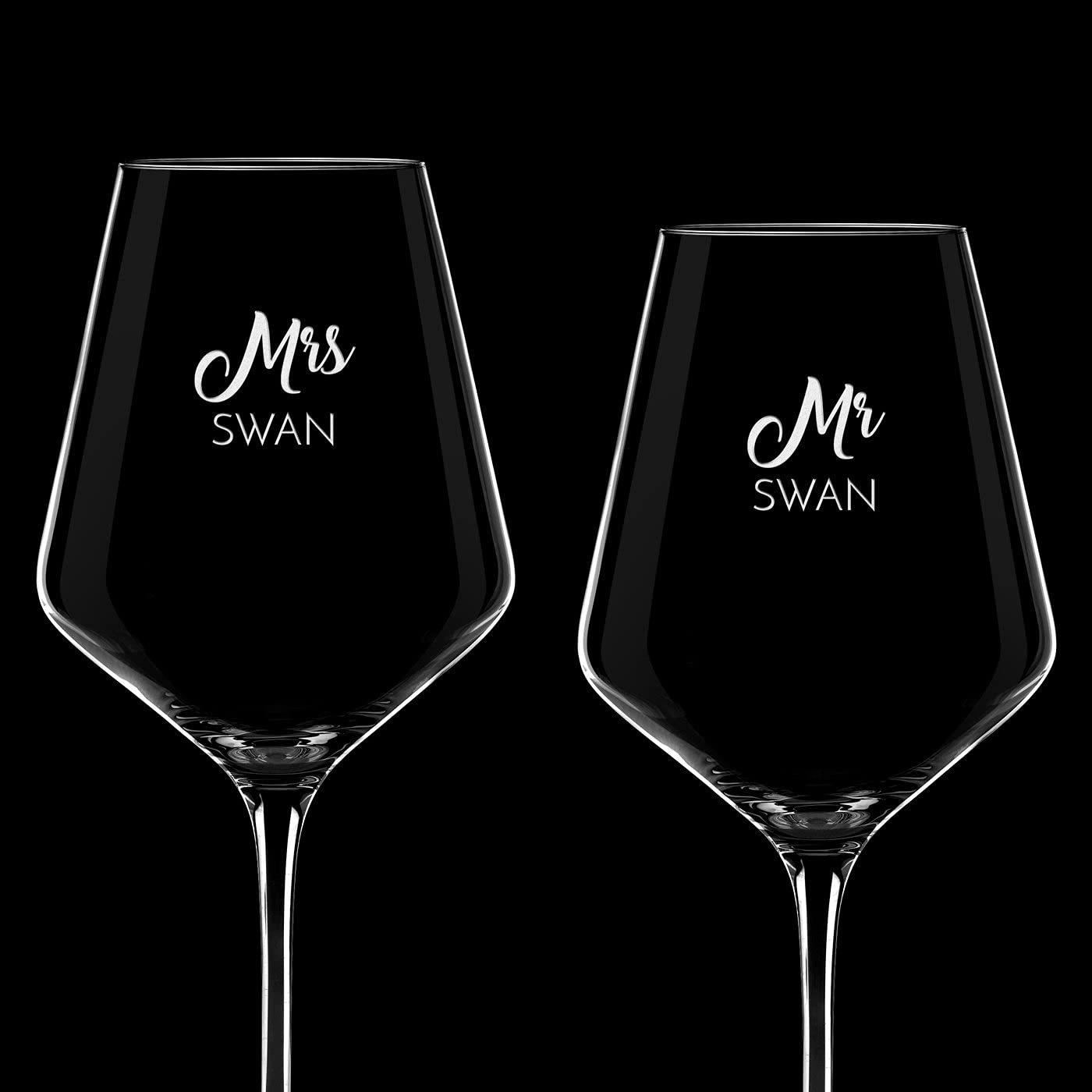 Maverton Couple wine glasses - Personalized wine glassware for newlyweds - Wine set for Wedding - For Christmas - Stylish Set of 2 glasses for friends - For anniversary - MR&MRS