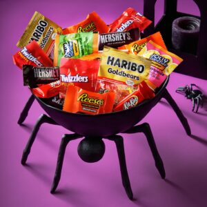 HERSHEY'S Assorted Flavored Miniatures, Halloween Candy Variety Bag, 38.46 oz (135 Piece)