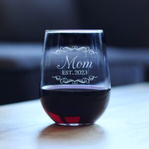 Mom Est 2023 - New Mother Stemless Wine Glass Gift for First Time Parents - Decorative 17 Oz Large Glasses