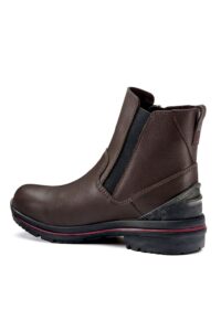 kerrits woodstock waterproof barn boot walnut size: 9m