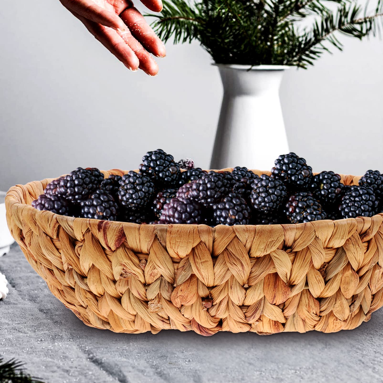 Round Woven Bread Basket Grass Storage Dried Nut Fruit Organizer Container Vegetables Serving Basket Flower Snack Holder Decor for Bathroom Kitchen