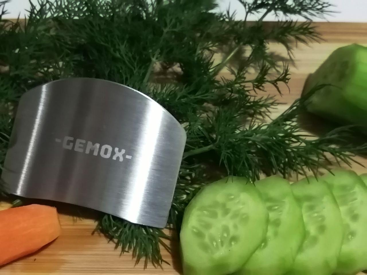 GEMOX Stainless Steel Finger Guard for Slicing - Cutting Protector to Avoid Accidents when Chopping and Kitchen Safe Chop Cut Tool