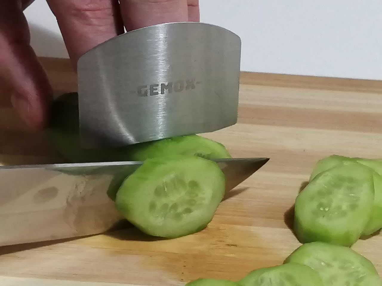 GEMOX Stainless Steel Finger Guard for Slicing - Cutting Protector to Avoid Accidents when Chopping and Kitchen Safe Chop Cut Tool