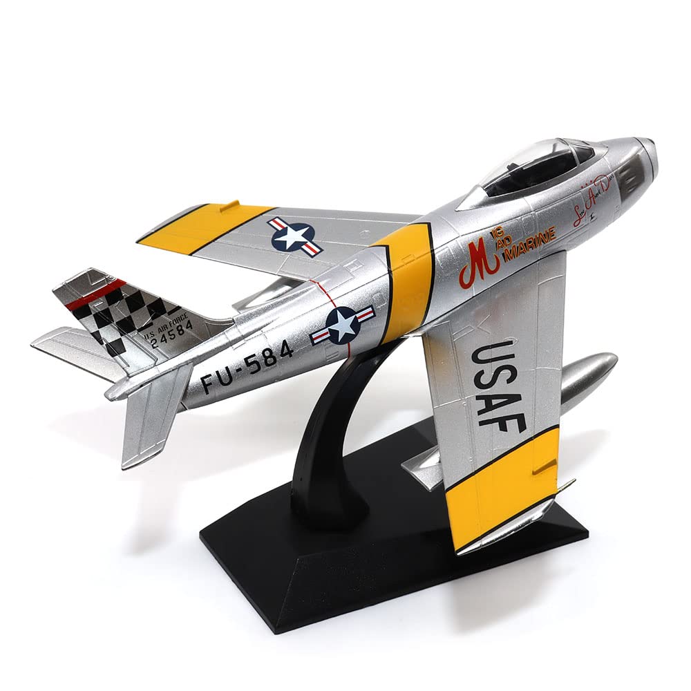 1:72 Scale North American F-86F Sabre - Militaria Diecast by Motorcity Classics