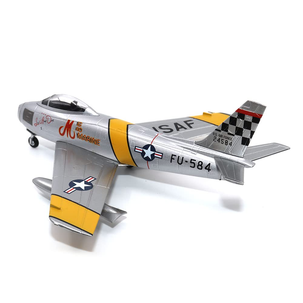 1:72 Scale North American F-86F Sabre - Militaria Diecast by Motorcity Classics