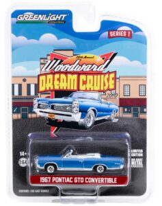 1967 pontiac gto convertible blue met. w/white interior 16th annual woodward dream cruise (2010) 1 1/64 diecast model car by greenlight 37280 a