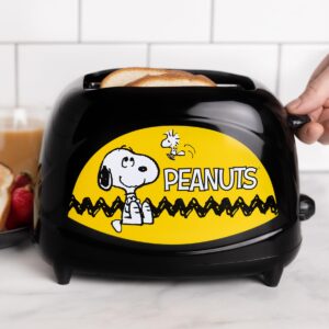 Uncanny Brands Peanuts Snoopy Two-Slice Toaster- Toasts Your Favorite Beagle On Your Toast