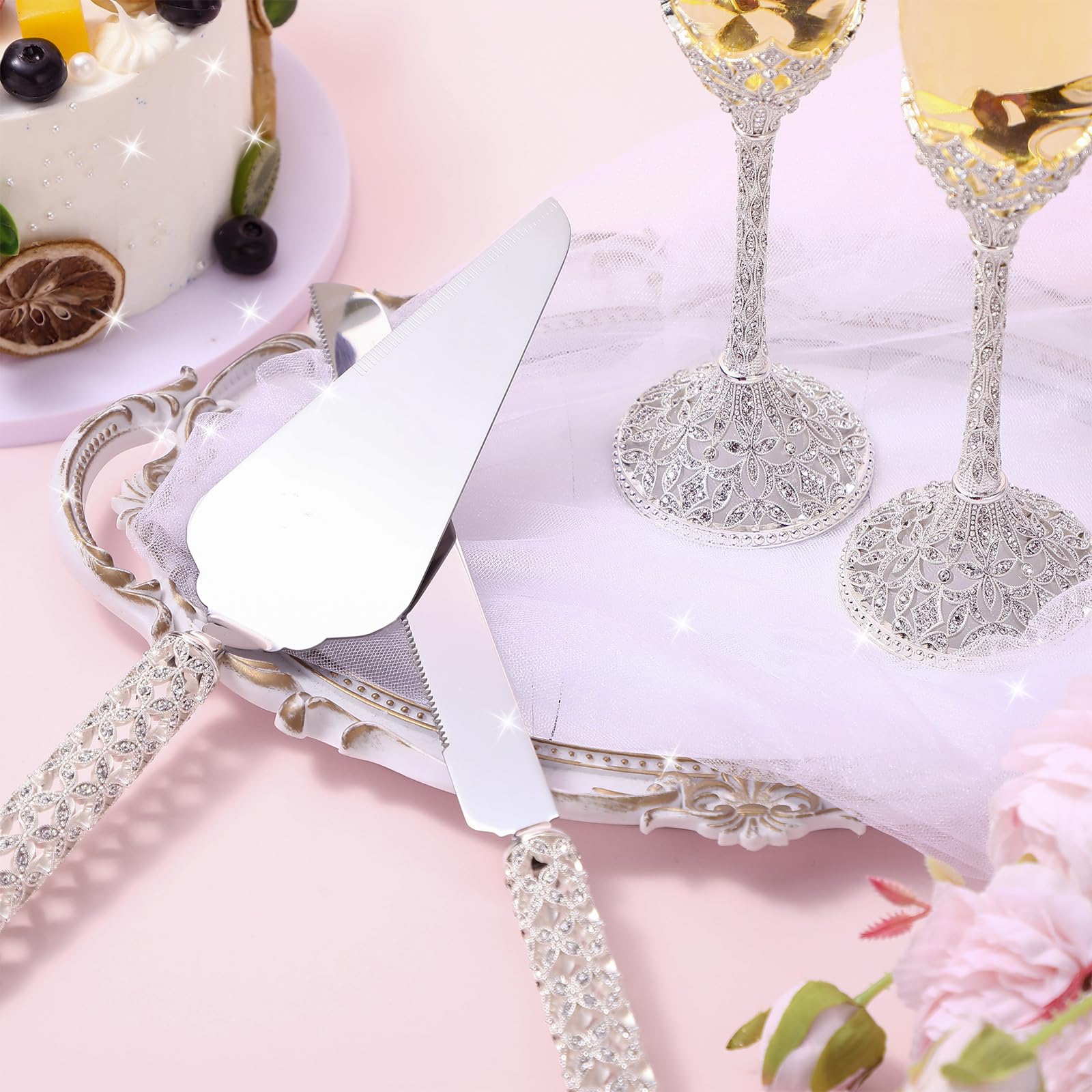 Sratte 4 Pcs Wedding Cake Knife and Champagne Flutes Server Set, Toasting Crystal Rhinestone Champagne Flutes Glasses Cake Knife Pie Server Wedding Gifts for Couple Bride Groom (Silver,Elegant)