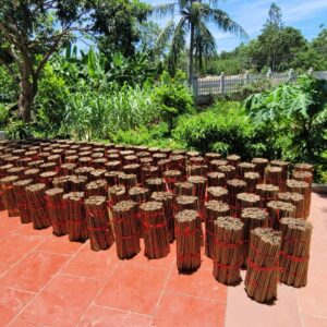 LJAAJSUV 20 Pcs - 18 inches Plant Stakes Natural Garden Bamboo Sticks for Indoor and Outdoor Plants, Plant Support Stakes for Tomatoes, Beans, Potted Plants.