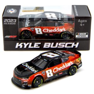 lionel racing kyle busch 2023 cheddar's diecast car 1:64 scale