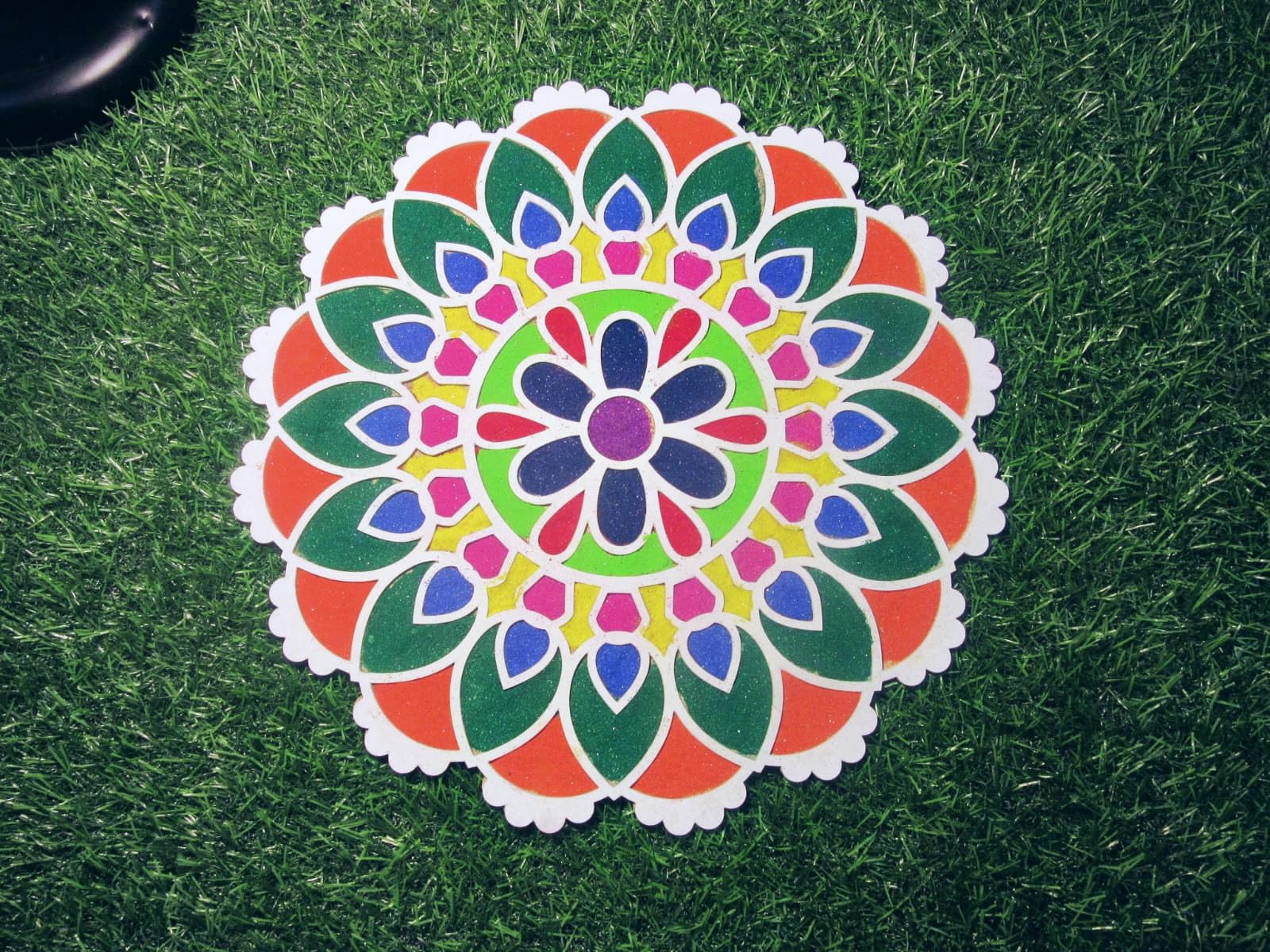 DIY MDF Readymade Round Rangoli Mat Easy to Use Rangoli Template Easy to Fill Wooden MDF Rangoli Boards for Indian Traditional Festival (Size:- 12 Inches Diameter)