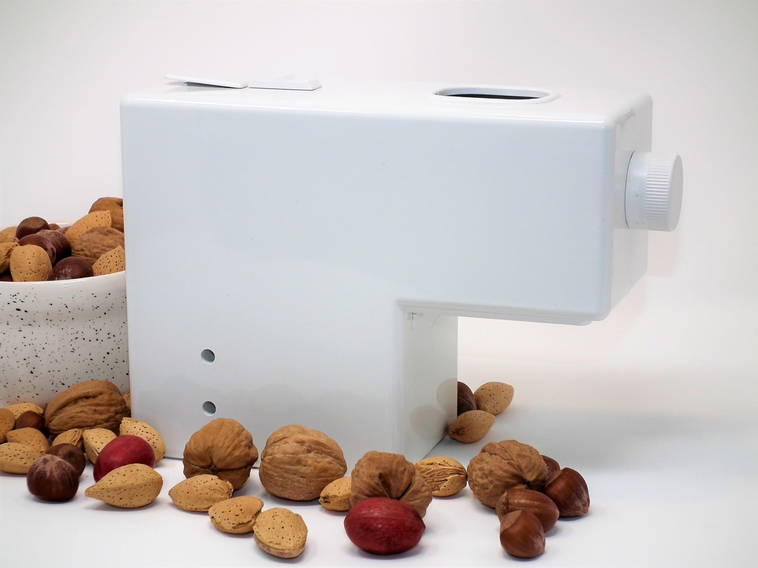 Pelamatic - Electric Nut Cracker Machine | Dual-Mode for Almonds, Walnuts & Hazelnuts | Compact & Durable Pecan Sheller | Adjustable for Different Nut Sizes, White, 6.69 x 11.02 x 3.54 in