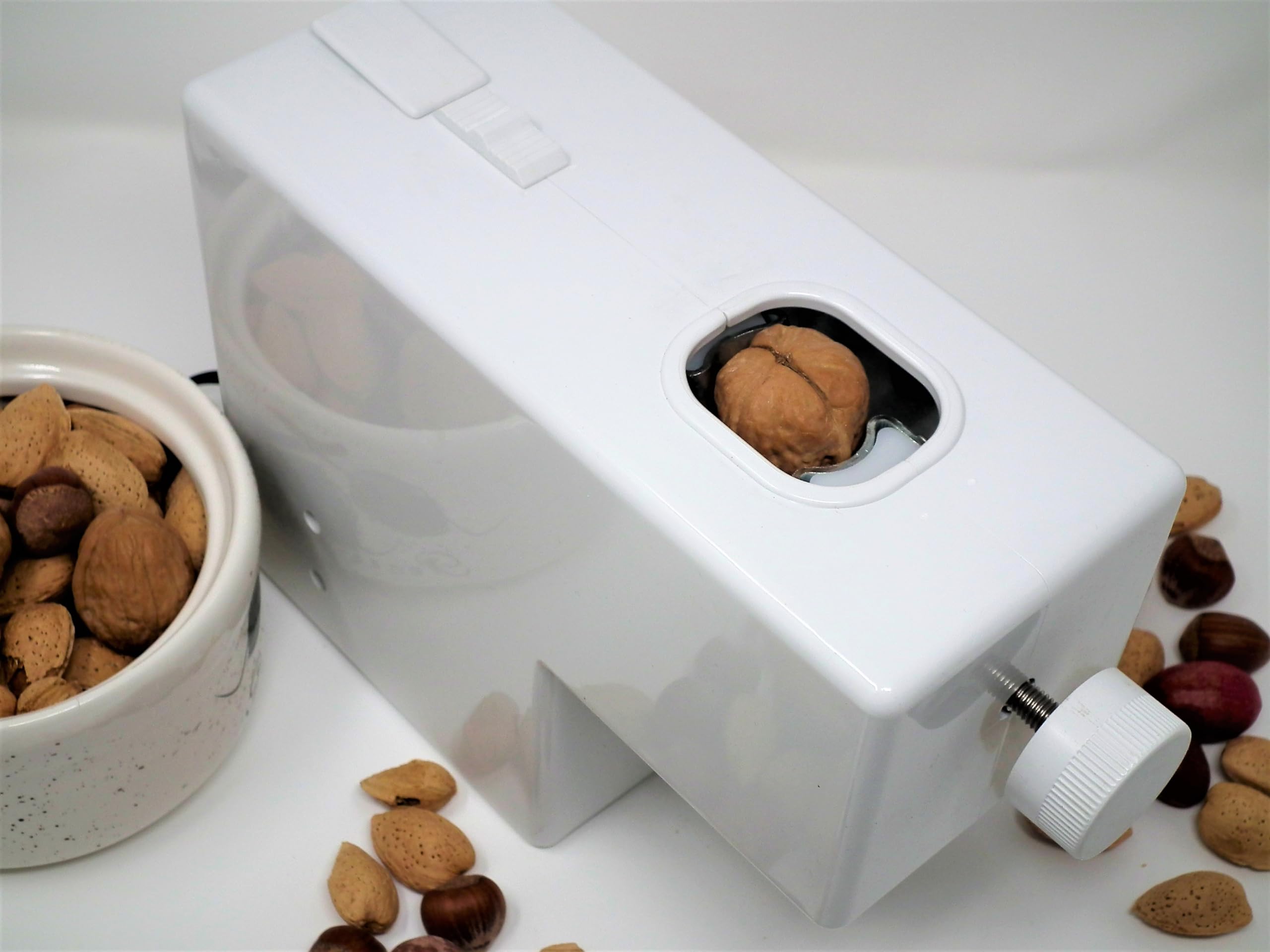 Pelamatic - Electric Nut Cracker Machine | Dual-Mode for Almonds, Walnuts & Hazelnuts | Compact & Durable Pecan Sheller | Adjustable for Different Nut Sizes, White, 6.69 x 11.02 x 3.54 in