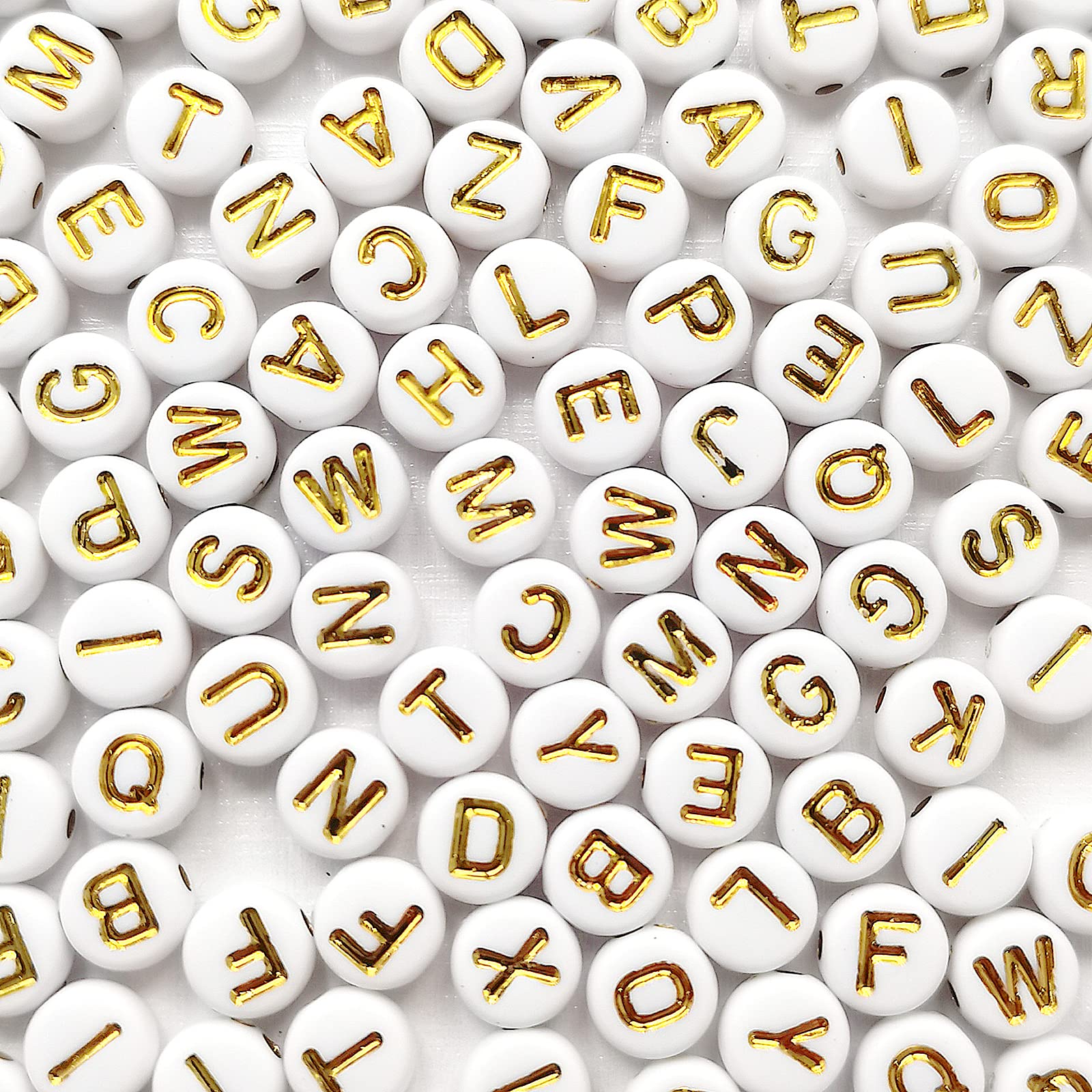 Amaney 1000 Pieces 7×4mm White Round Acrylic with Gold Alphabet Letter Beads for Jewelry Making Bracelets Necklaces Key Chains