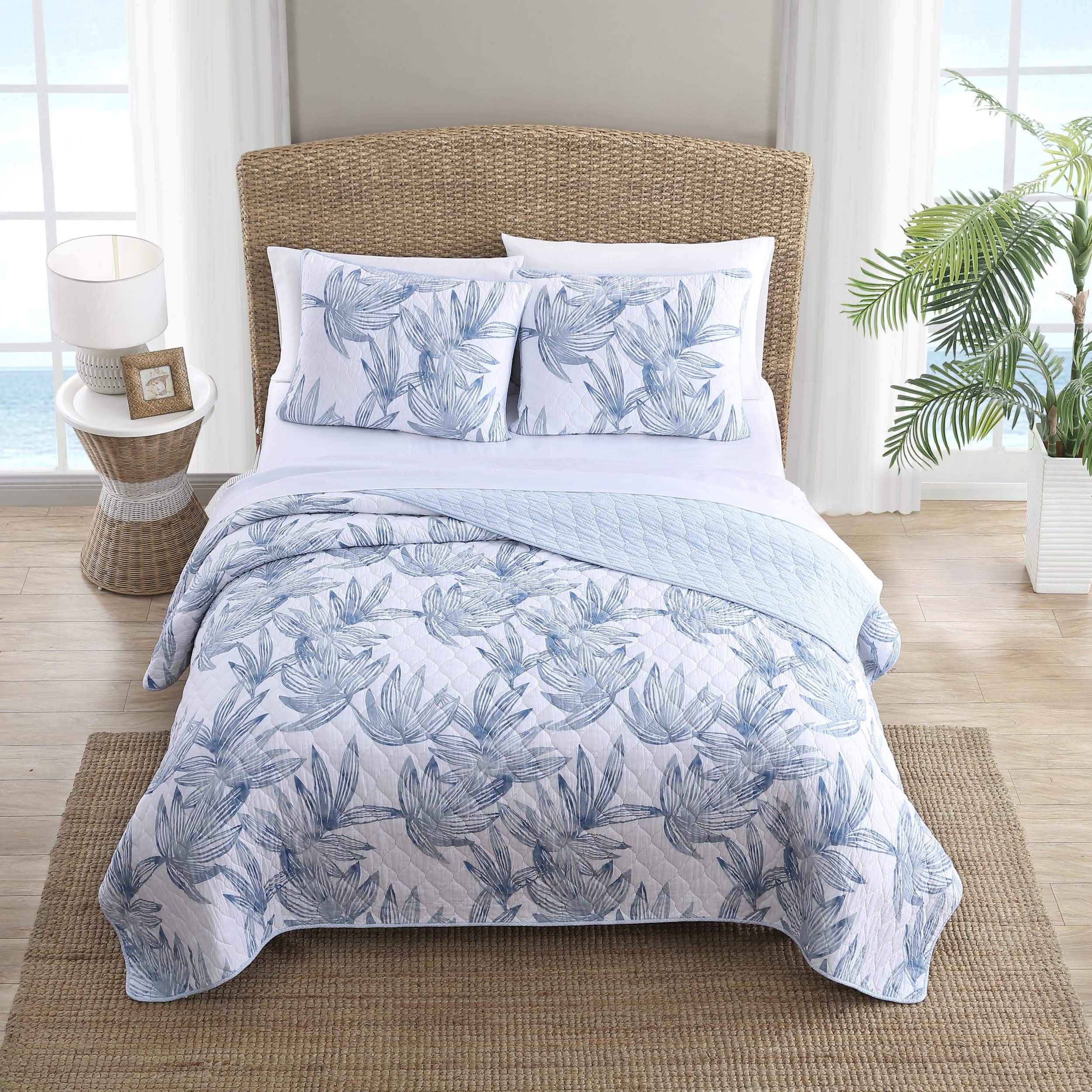 Tommy Bahama - Twin Quilt Set, Reversible Cotton Bedding with Matching Sham, Lightweight Home Decor for All Seasons (Kayo Blue, Twin)