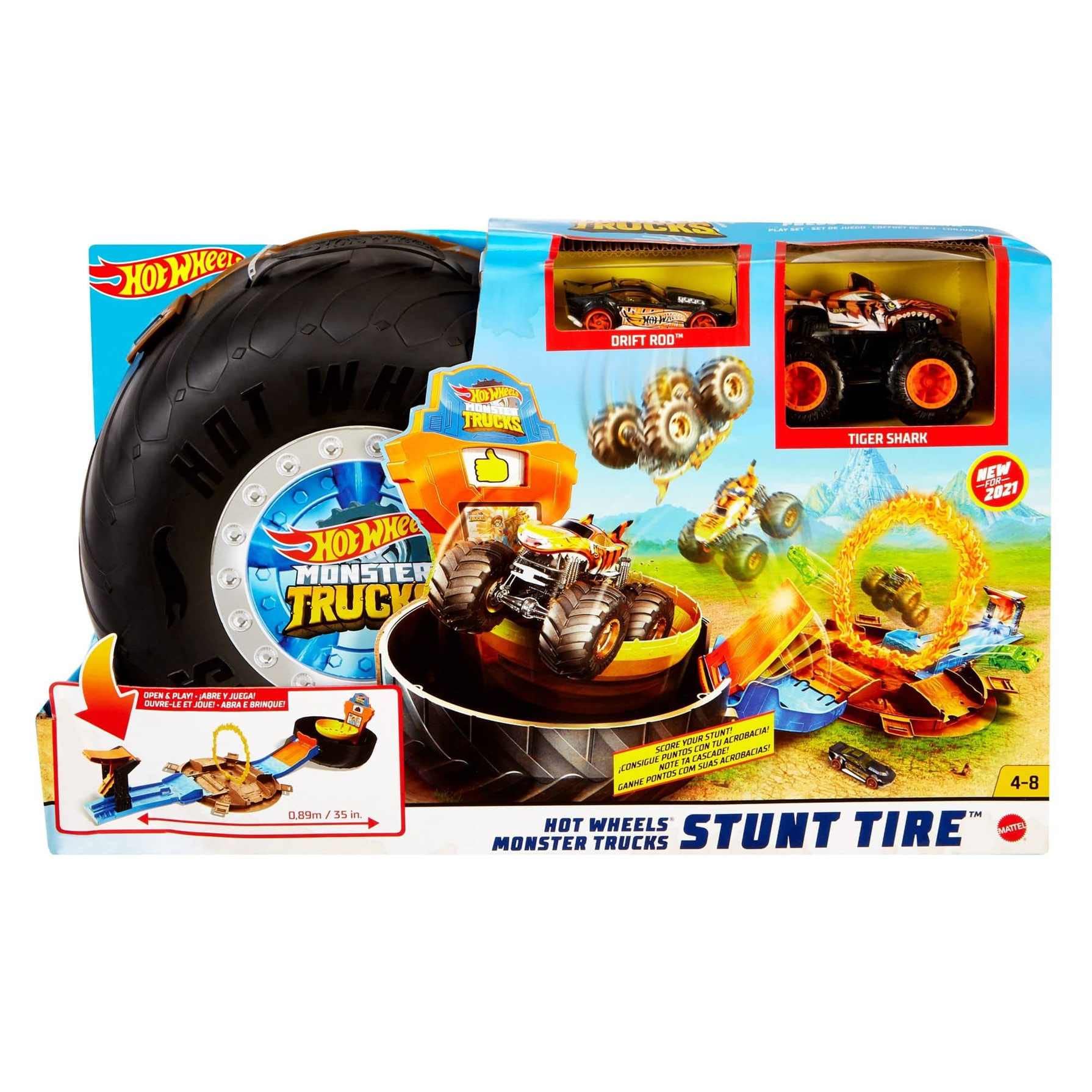 Hot Wheels Monster Trucks Stunt Tire Play Set Opens to Reveal Arena with Launcher, 1 1:64 Scale Car & 1 Monster Truck, Portable Toy Gift Set for Ages 4 to 8 Years Old, Black