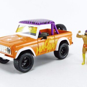 Jada 1:24 Diecast 1973 Ford Bronco with Macho Man Figure