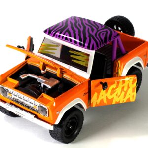 Jada 1:24 Diecast 1973 Ford Bronco with Macho Man Figure