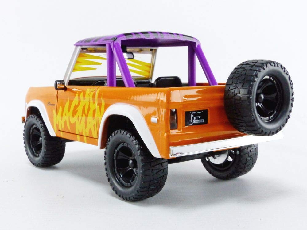 Jada 1:24 Diecast 1973 Ford Bronco with Macho Man Figure