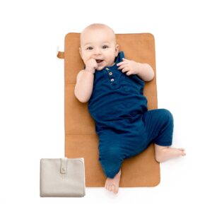 elkie & co. newborn baby toddler mom vegan leather diaper nappy changing pad mat i portable, waterproof, minimalist, compact, travel, modern, chic, modern, functional (camel)