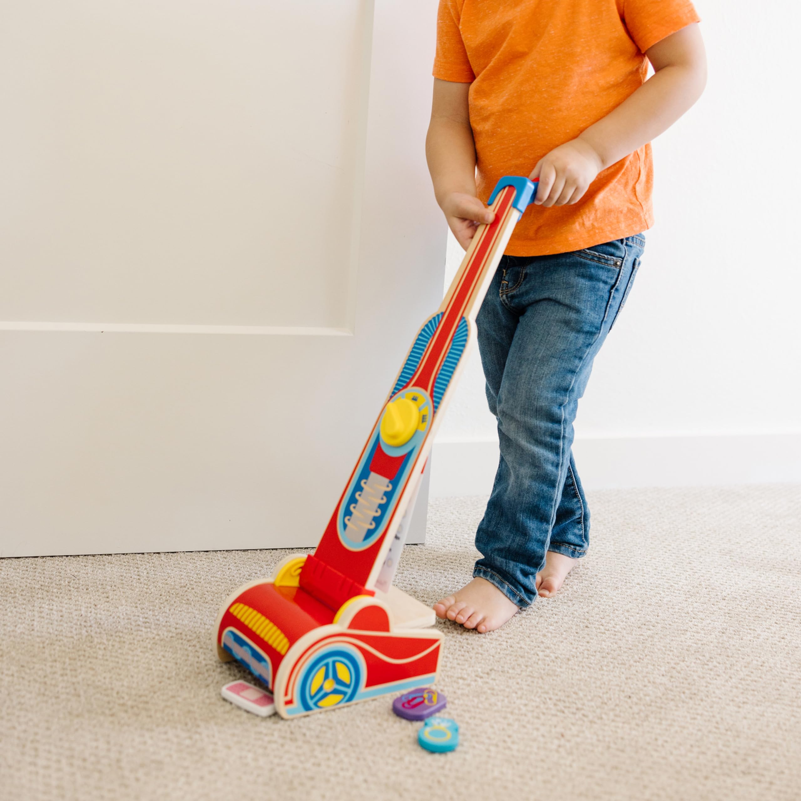 Melissa & Doug Wooden Vacuum Cleaner Play Set (10 pcs)