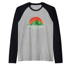 retro vintage pikes peak design / pikes peak gift raglan baseball tee