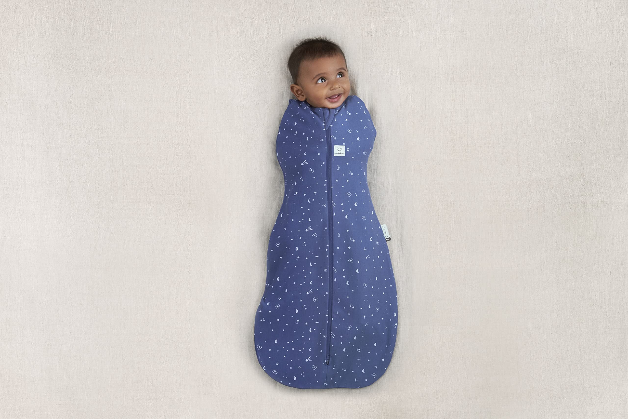 ergoPouch 1 tog Baby Sleep Sack 3-6 Months - Baby Sleeping Sack for Warm & Cozy Nights - Cocoon Swaddle Sack Baby Keeps Calm & Relaxed (Night Sky)