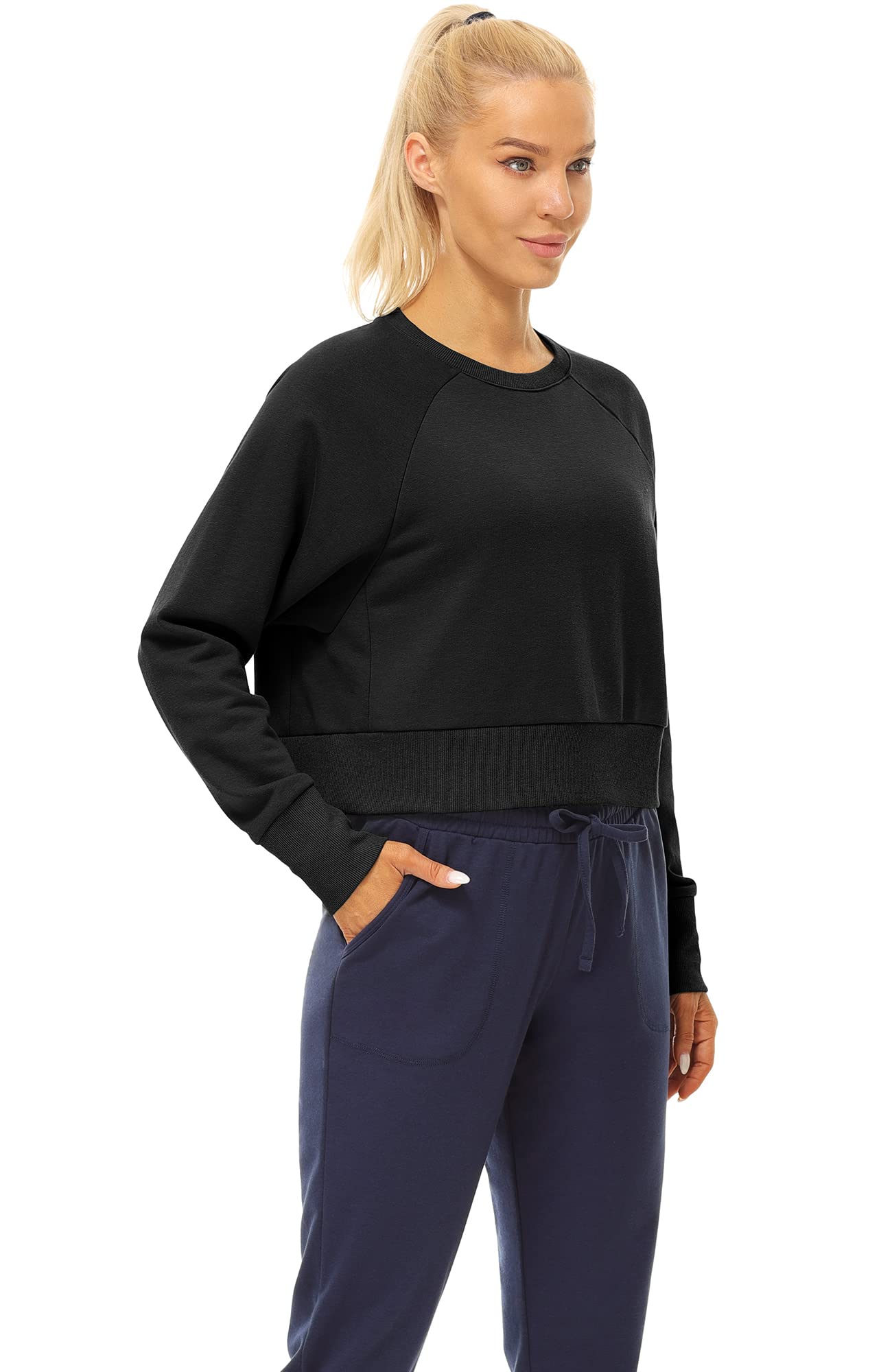 icyzone Cropped Crewneck Sweatshirt for Women, Casual Long Sleeve Pullover Tops for Spring Fall Winter (Medium, Black)