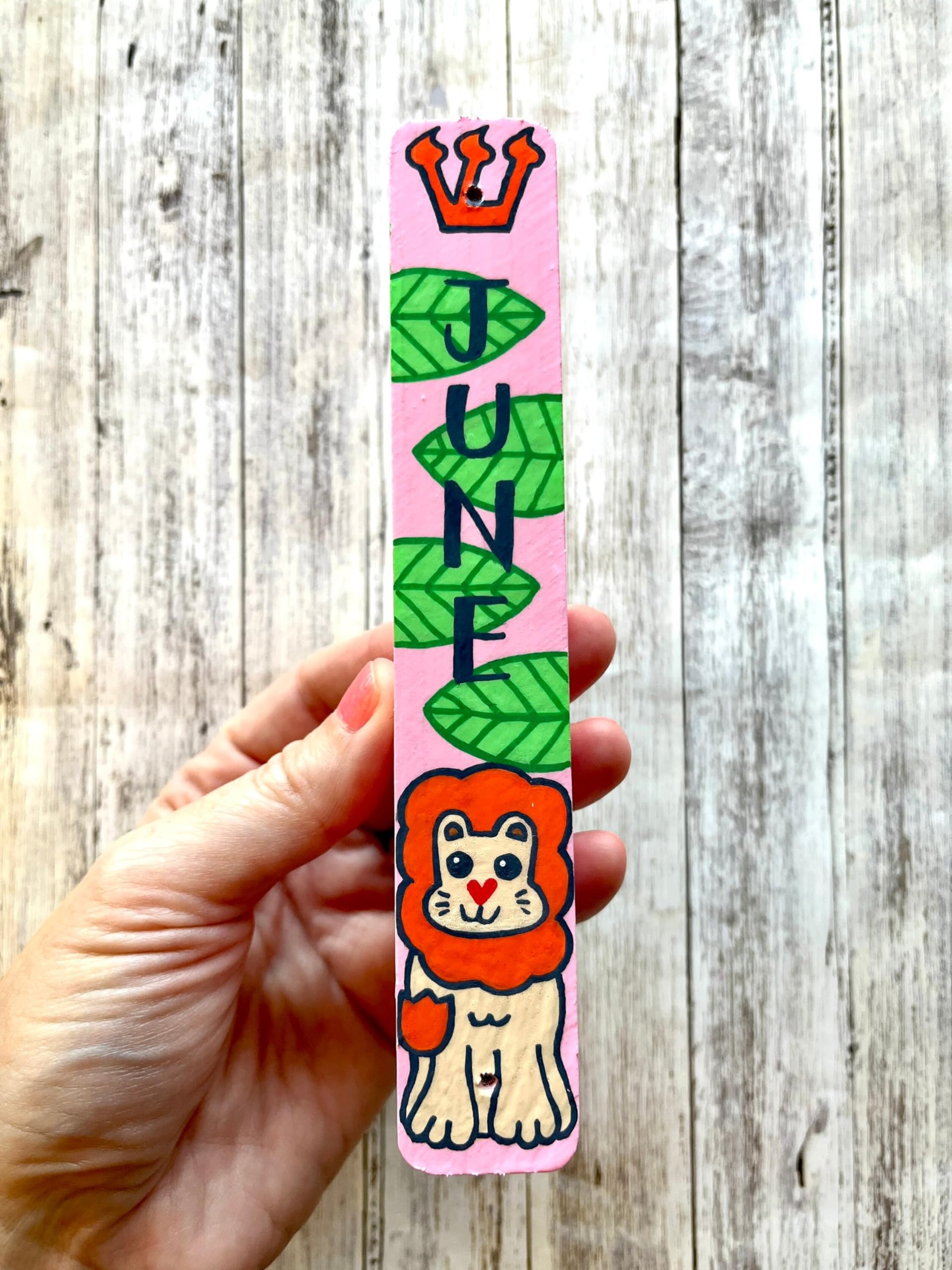 Personalized Lion Mezuzah, Hand Painted Wood Scroll Case, Jewish Hebrew Baby Naming, Birthday Nursery, Gift for Bris, Brit Milah