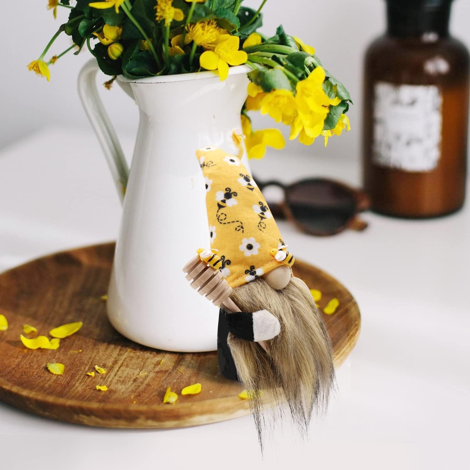 CiyvoLyeen Bumble Bee Chef Gnome Scandinavian Tomte Nisse Swedish Honey Bee Elf Home Farmhouse Kitchen Decor Bee Shelf Tiered Tray Decorations, Set of 2