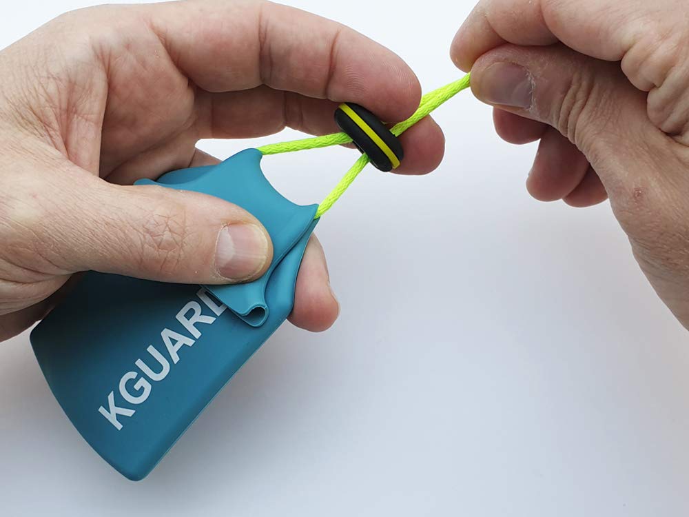 KGUARD waterproof and watertight key pouch designed for Water Sports (Surf, SUP, Windsurf, Kitesurf, Wingfoil…). For your electronic car key. IPX8 certified. DRY and COMFORTABLE.