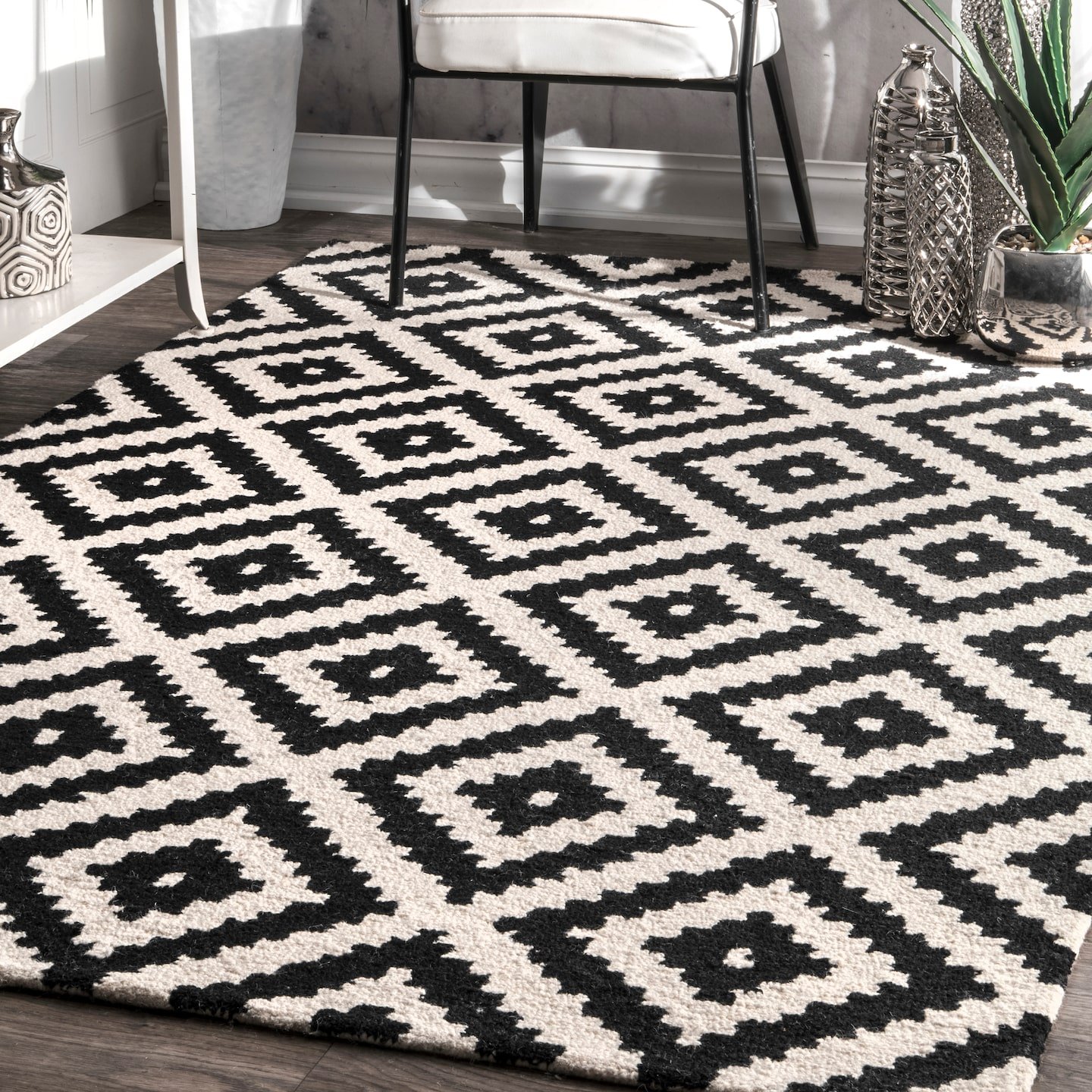 nuLOOM Kellee Hand Tufted Geometric Wool Area Rug, 8x11, Black