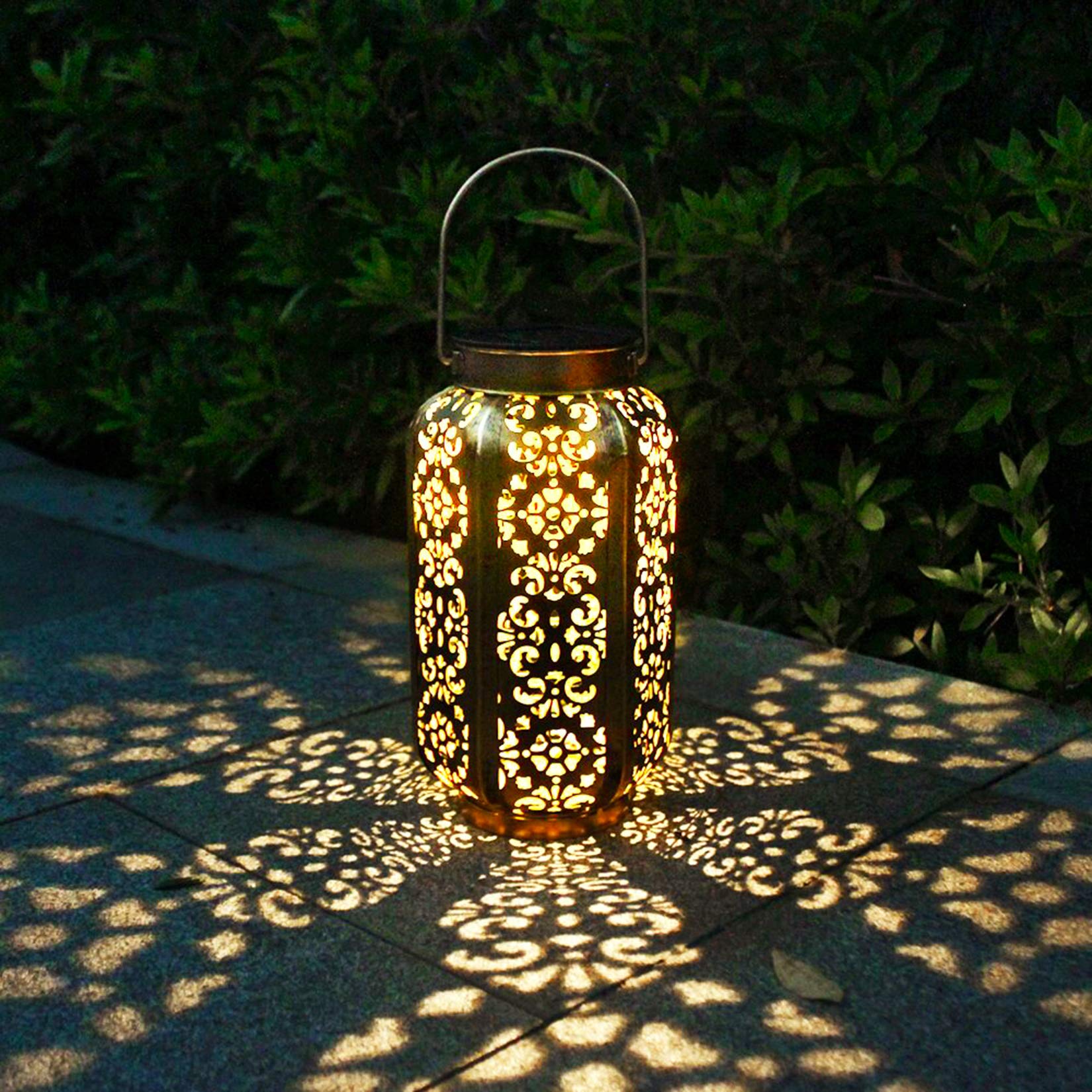 newvivid Solar Lights Outdoor Metal Solar Lantern Outdoor Hanging Retro Decorative Lanterns with Durable Handle Solar Powered Waterproof LED Table Lanterns Lighting for Yard Patio 1 Pc Bronze